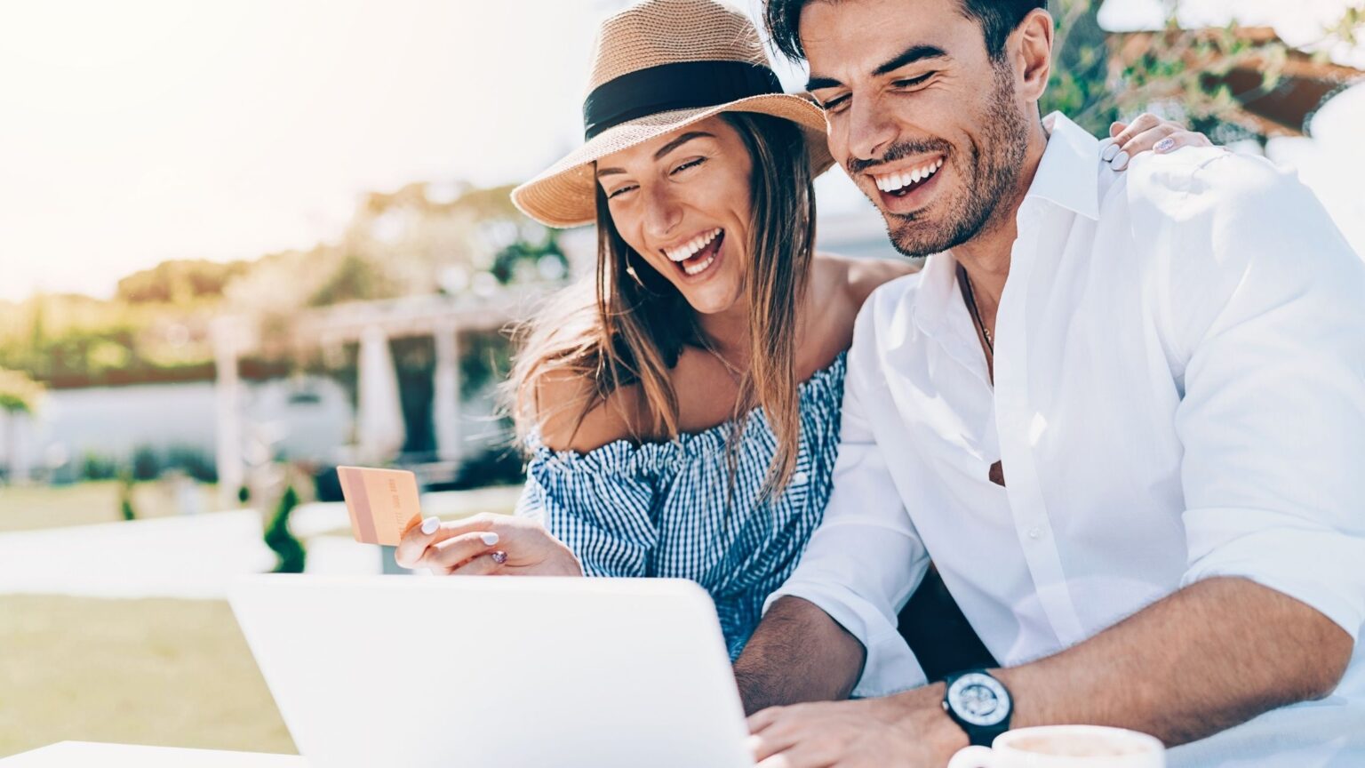 8 Habits Only Wealthy People Have | AMZ Blog